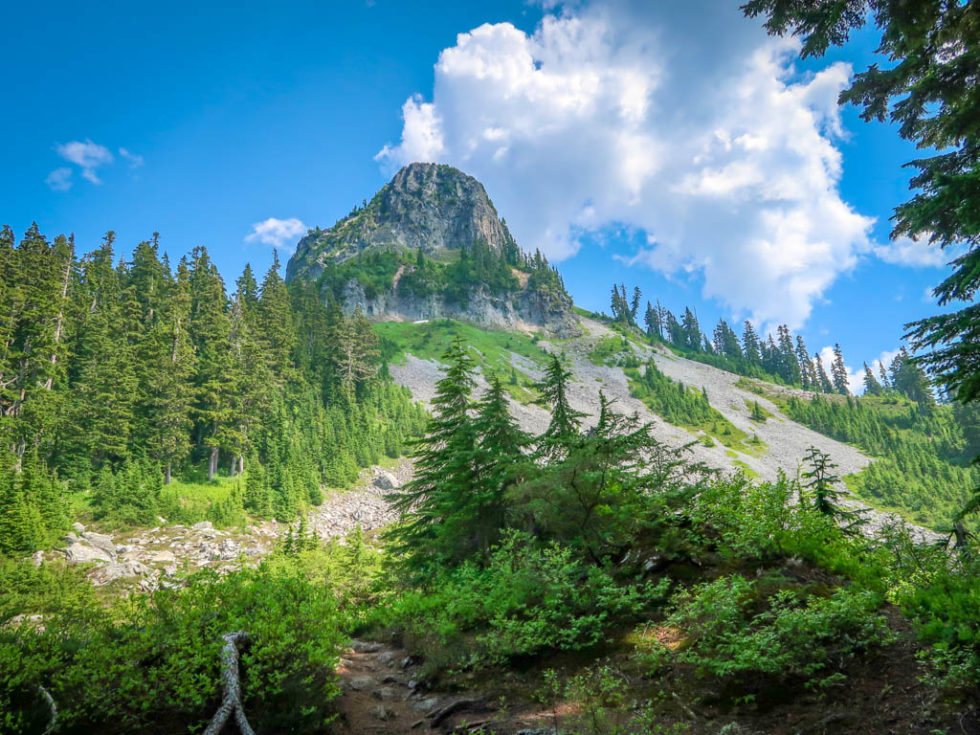 How to Hike the Spectacular Chain Lakes Loop at Mount Baker