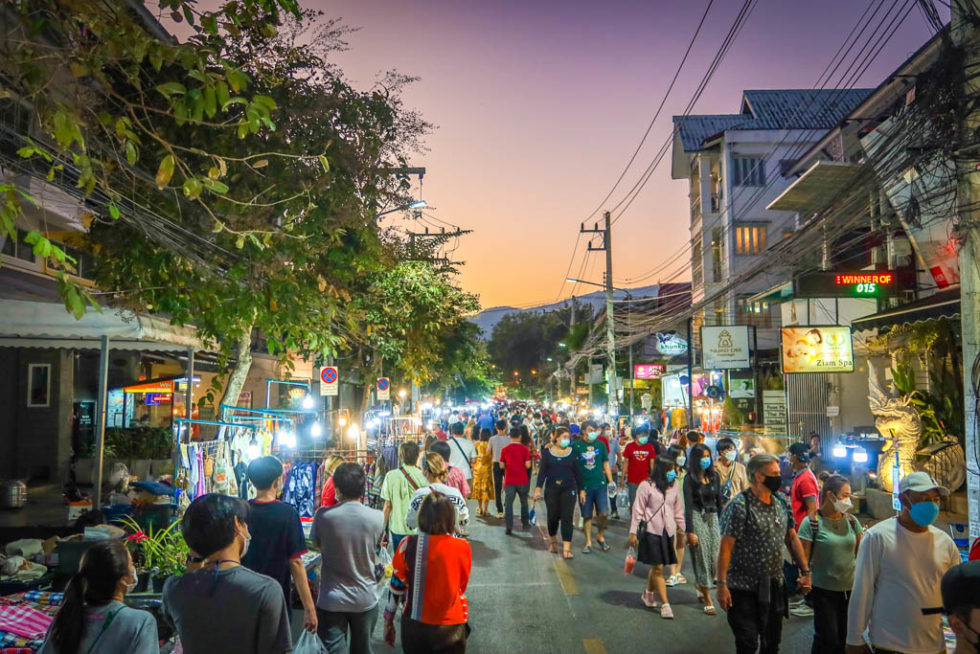9 Amazing Chiang Mai Markets, Walking Streets and Flea Markets [2022]