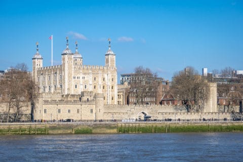 Queenâ€™s Walk: Discover London with a Stroll along the Stunning Southbank