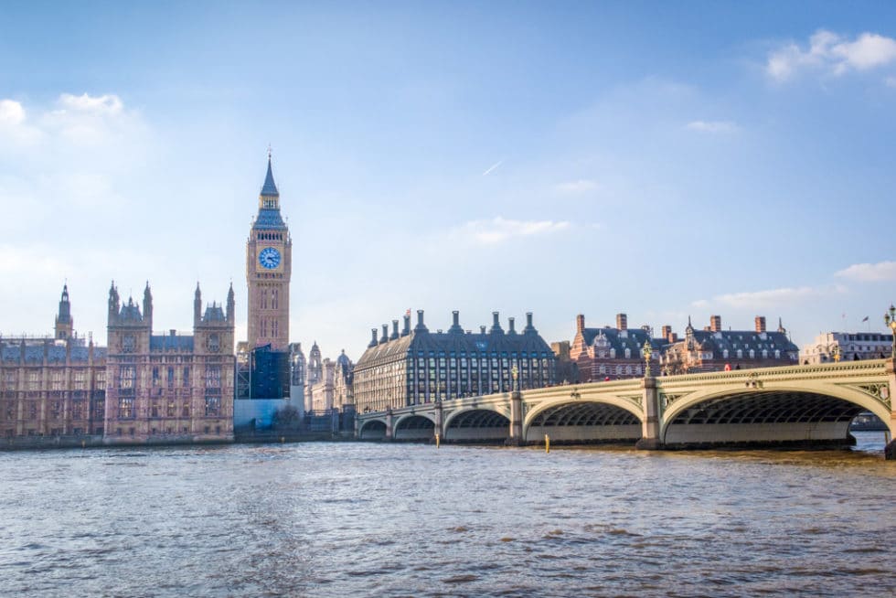 Queenâ€™s Walk: Discover London with a Stroll along the Stunning Southbank